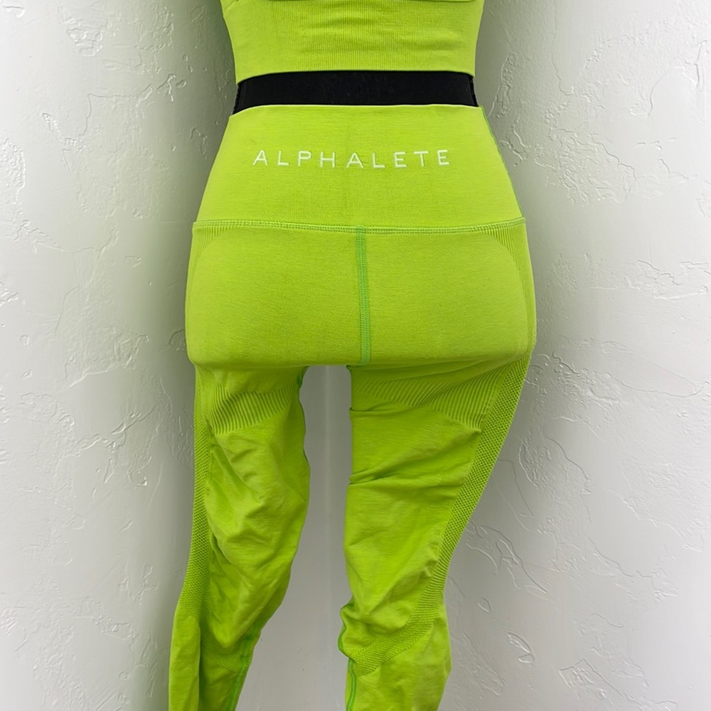 Alphalete Vault Neon Green Legging Size Small - Gem